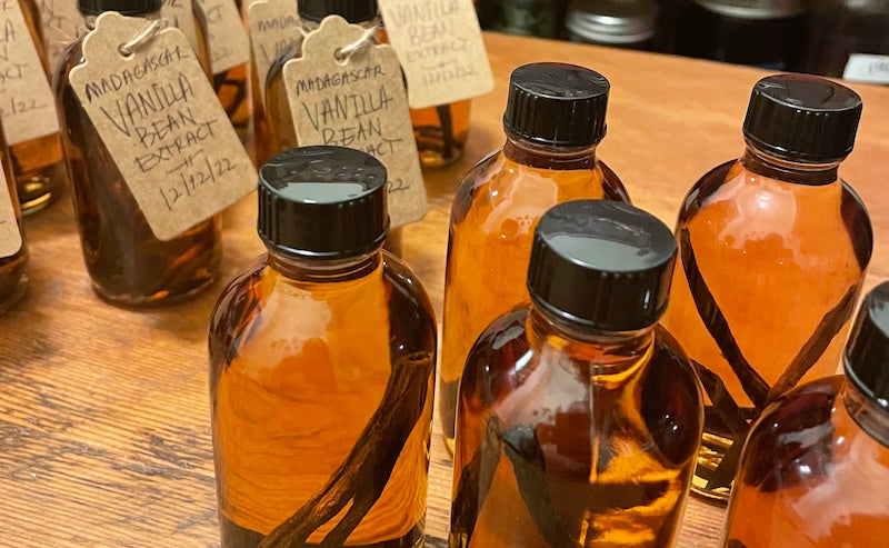 How to make vanilla extract from vanilla beans – Make & Mary